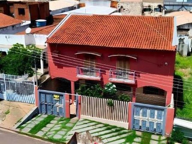 Impecável residência de luxo à venda em Cuiabá MT, bairro Areão! 4 quartos, 2 suítes, 3 salas, 4 ban