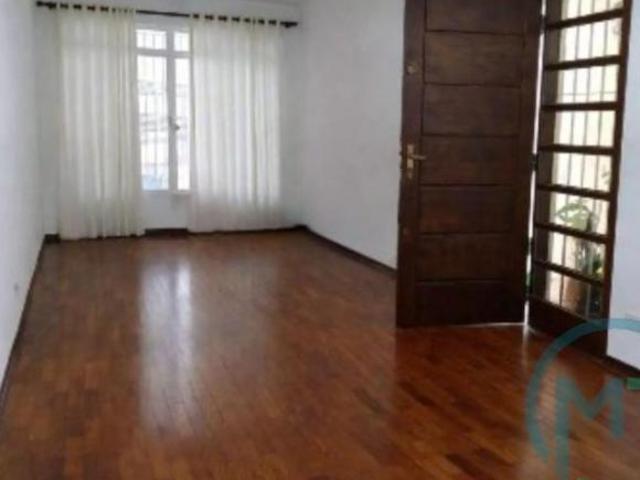 Impecável Residência no Alto de Pinheiros: 2 Quartos, 2 Suítes, 1 Sala, 2 Banhei