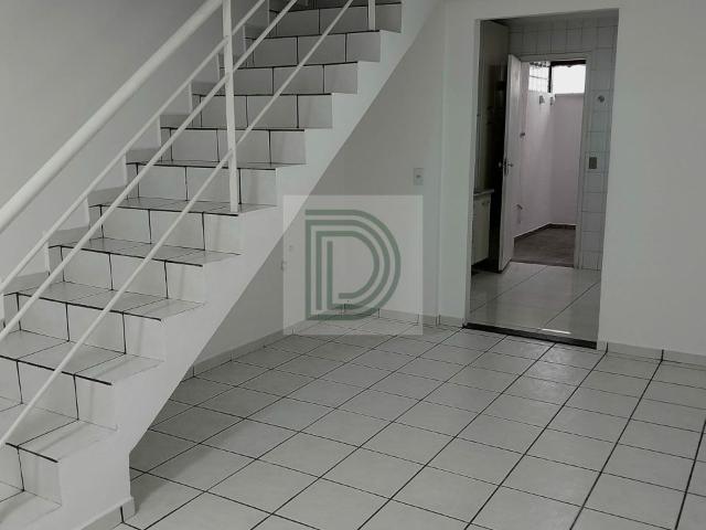 Imperdivel na Granja Viana sobrado em cond,fechado 2dorms/2 vagas
