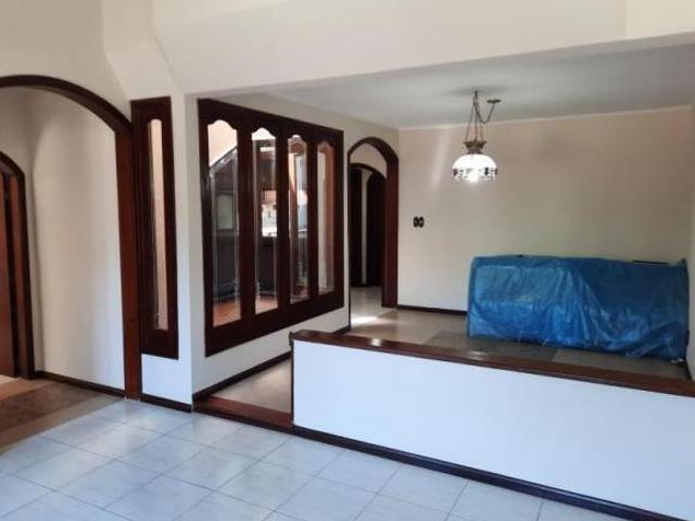 Imperdível oferta de casa à venda em Porto Alegre RS, no bairro Jardim Itu: 5 quartos, 1 suíte, 1 sa