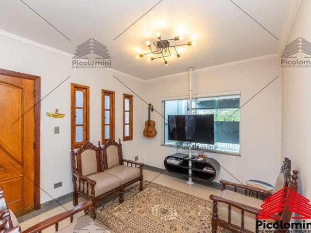 Imperdível oportunidade! Casa à venda 3 quartos, 1 suíte, 2 salas, 3 banheiros, 2 vagas, 111m²