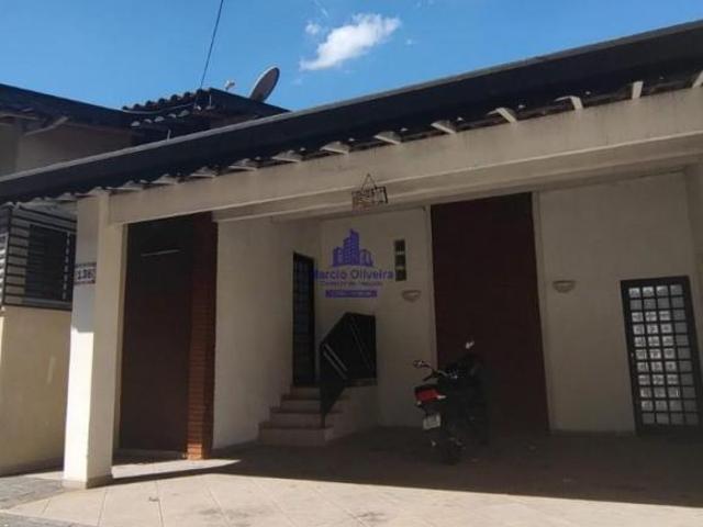 Imperdível oportunidade: Casa à venda em Campos Elíseos, Taubaté SP com 4 quartos, 1 suíte e 300m² d