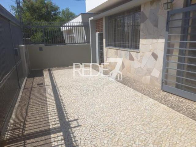 Imperdível oportunidade: Casa à venda em Campinas SP, Vila Lemos! 3 quartos, 1 suíte, 2 salas, 2 ban