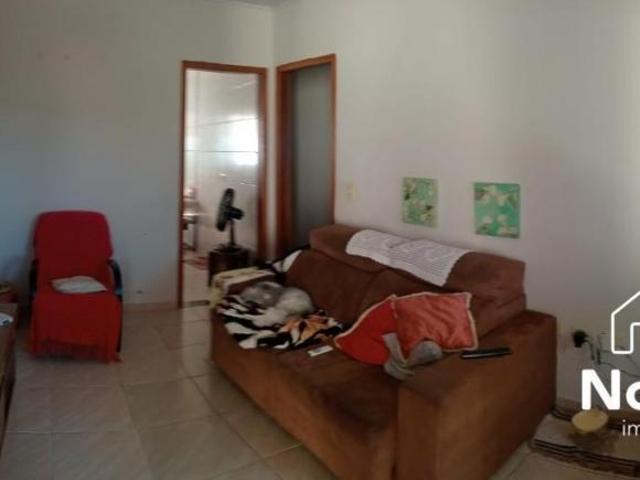 Imperdível oportunidade! Casa à venda em Cianorte PR, Jardim Santa Felicidade: 3 quartos, 1 suíte, 1