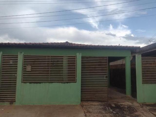 Imperdível oportunidade: Casa à venda em Cuiabá MT, bairro Jardim Industriário 3 quartos, 1 sala