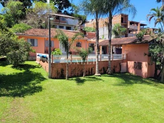 Imperdível oportunidade: Casa à venda em Atibaia SP 3 quartos, piscina, pomar