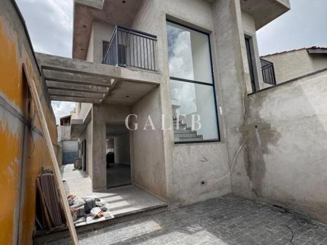 Imperdível oportunidade: Casa à venda em Atibaia SP, Jardim Santa Bárbara! 3 quartos, 1 suíte, 2 sal