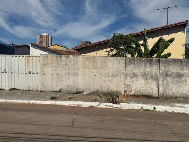 Imperdível oportunidade: Casa à venda em Goiânia GO, Setor Coimbra. 4 quartos, 2 salas, 3 banheiros