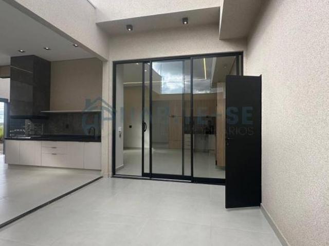 Imperdível oportunidade: Casa à venda em Franca SP, Residencial Piamalin, 3 quartos, 1 suíte, 128m²