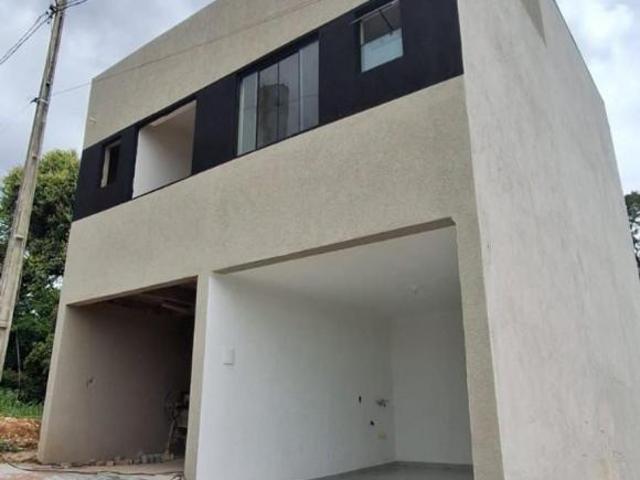 Imperdível oportunidade: Casa à venda em Orleans, Curitiba PR, com 3 quartos, 3 suítes e 150m² de ár