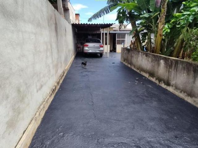 Imperdível oportunidade! Casa à venda em Londrina PR, Jardim São Jorge. 1 quarto, 1 suíte, 1 sala, 1