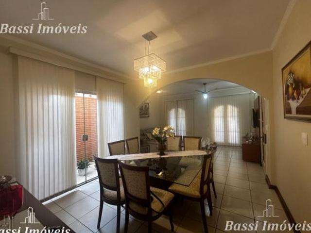 Imperdível oportunidade: Casa à venda em Mogi Mirim SP, Jardim Longatto, 3 quartos, 1 suíte, 2 salas