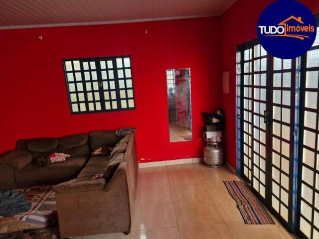 Imperdível oportunidade: Casa à venda em Novo Gama GO, Loteamento Lunabel 3a 3 quartos, 2 banheiro