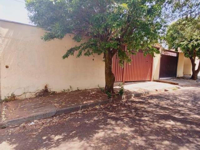 Imperdível oportunidade: Casa à venda em São José do Rio Preto SP, no Conjunto Habitacional, com 3 q