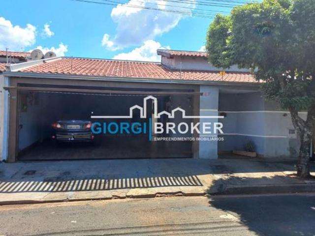Imperdível oportunidade! Casa à venda em São José do Rio Preto SP, bairro Parque das Aroeiras II, 2
