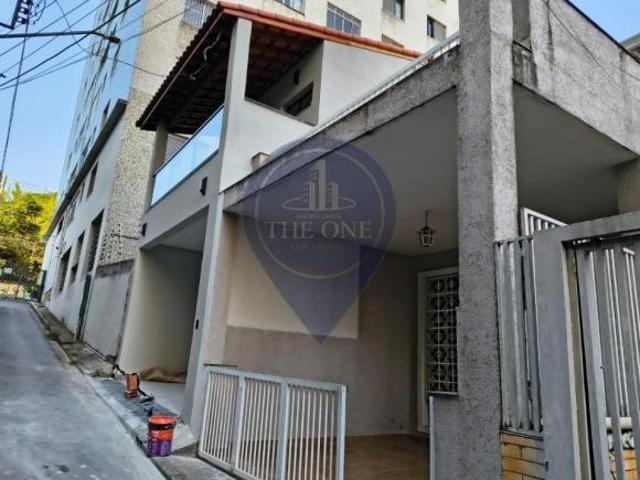 Imperdível oportunidade! Casa à venda em São Paulo SP, Aclimação com 3 quartos, 1 suíte, 2 salas, 3