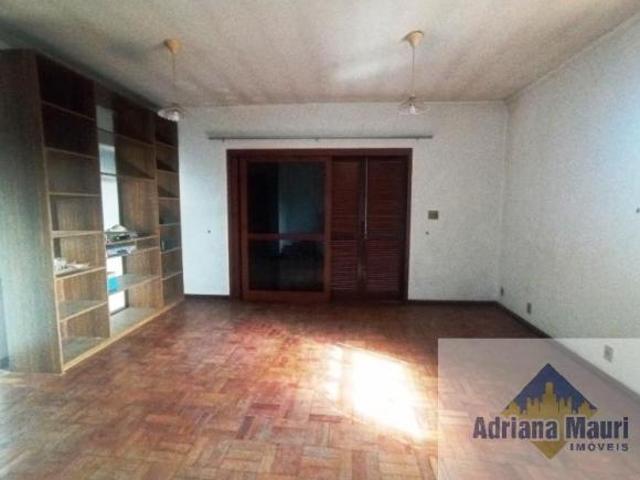 Imperdível oportunidade: Casa à venda em Porto Alegre RS, Parque Santa Fé! 6 quartos, 1 suíte, 1 sal