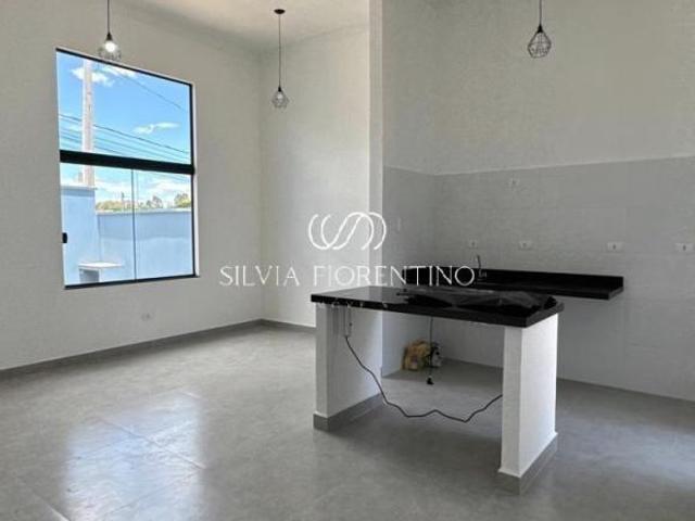 Imperdível oportunidade! Casa à venda em Taubaté SP, no Jardim Continental II, com 2 quartos, 1 suít