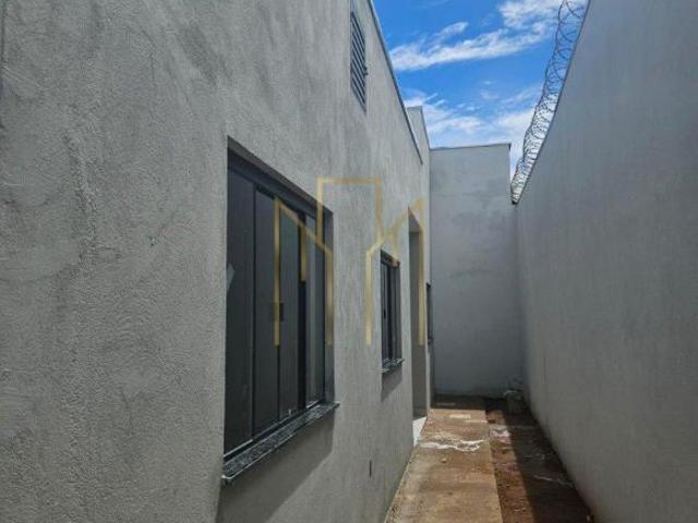 Imperdível oportunidade: Casa à venda em Uberlândia MG, bairro Shopping Park, 2 quartos e 1 suíte, 7