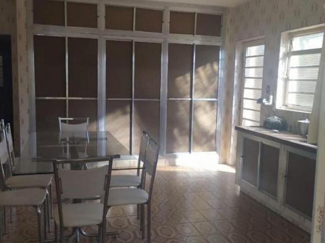 Imperdível oportunidade! Casa à venda em Vinhedo SP, Centro: 2 quartos, 1 sala, 1 banheiro, 4 vagas