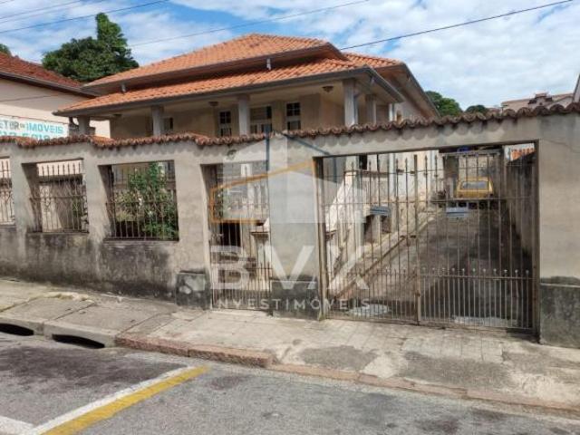 Imperdível oportunidade: Casa à venda no Centro de São Roque SP, com 172m², 3 quartos amplos, sala