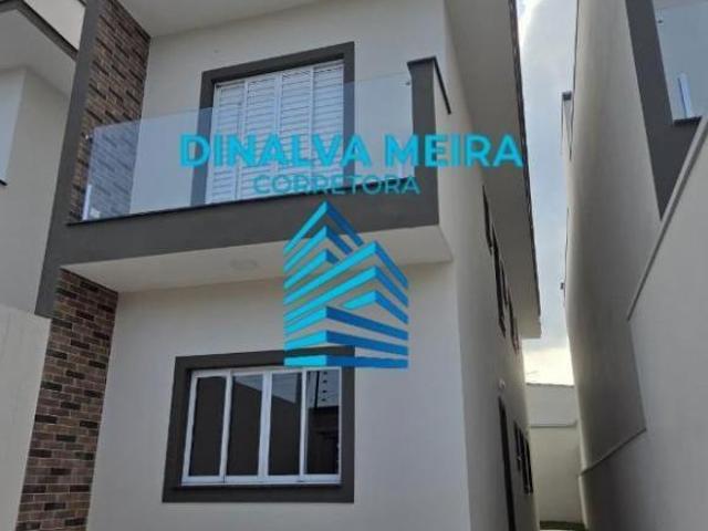 Imperdível oportunidade: Casa à venda no Arujá Center Ville, com 3 quartos, 3 suítes e 115m² de área