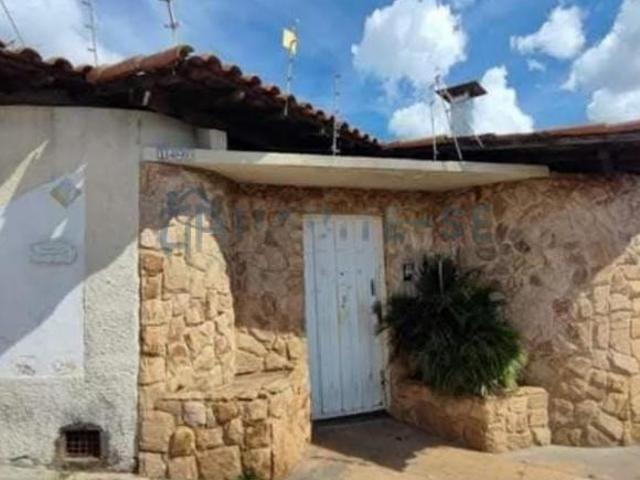Imperdível oportunidade: Casa à venda no Jardim Portinari, Franca SP com 3 quartos, 1 suíte, 2 salas