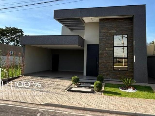 Imperdível oportunidade: Casa de alto padrão com 3 suítes e 4 vagas de garagem no Villagio Donzellin