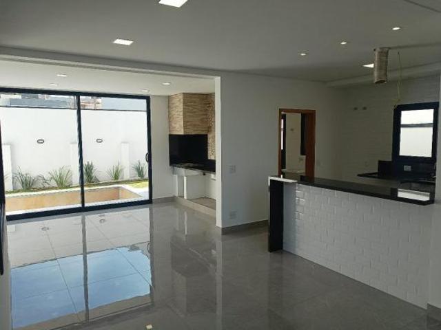 Imperdível oportunidade: Casa de alto padrão em condomínio no bairro Residencial Real Parque, Sumaré