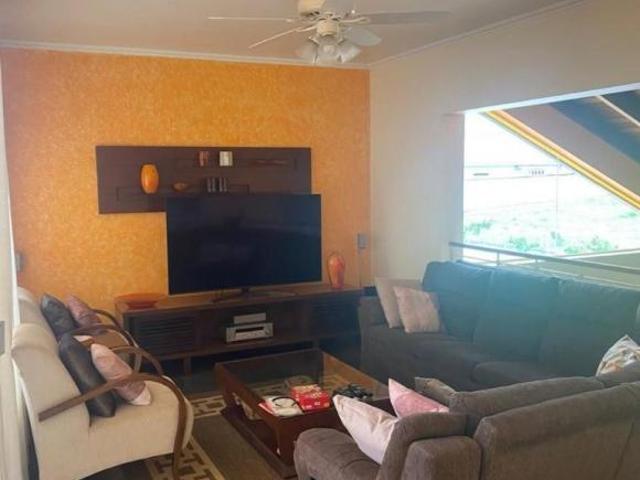 Imperdível oportunidade: Casa de luxo com 4 quartos e 3 suítes no Parque Residencial Agudo Romão em