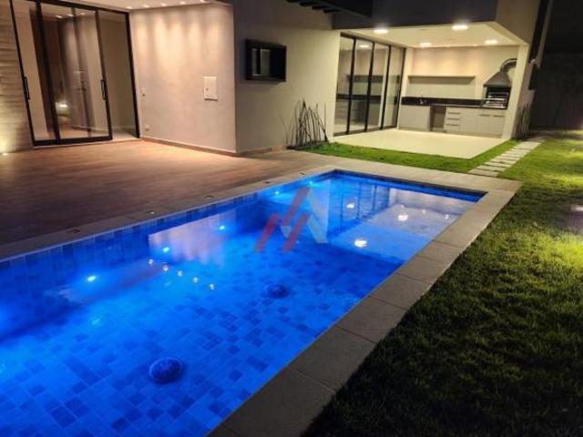 Imperdível oportunidade: Casa de luxo em condomínio no Alphaville, Santana de Parnaíba SP 4 quarto