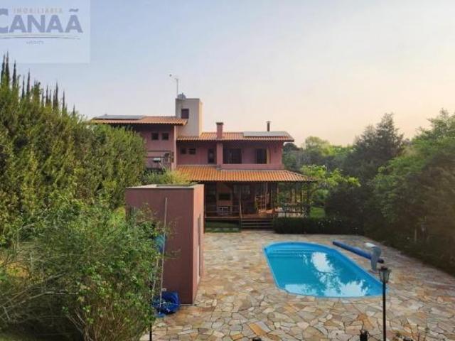 Imperdível oportunidade: Casa de 3 quartos com suíte, piscina e área de preservação em Campo Largo P