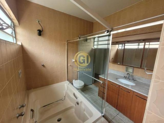 Imperdível oportunidade: Casa de 4 quartos com 3 suítes e 5 vagas de garagem no Jardim Luiza, Jacare