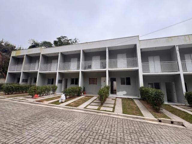 Imperdível oportunidade! Casa em condomínio à venda em Cotia SP, 2 quartos, 2 suítes, 2 salas, 3 ban