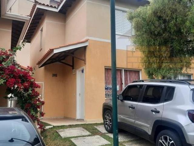 Imperdível oportunidade! Casa em condomínio à venda em Cotia SP, Jardim Petrópolis, com 02 quartos