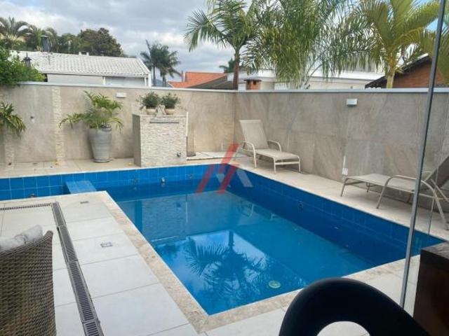 Imperdível oportunidade: Casa em condomínio à venda em Santana de Parnaíba SP, Alphaville 3 quarto