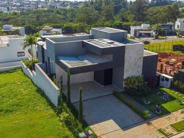 Imperdível oportunidade: Casa em condomínio de luxo em Alphaville Nova Esplanada, Votorantim SP, com
