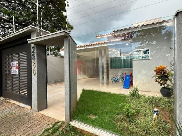 Imperdível oportunidade de adquirir uma casa de alto padrão em Umuarama PR, Jardim Petrópolis: 3 qua