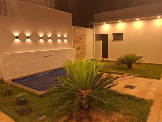 Imperdível oportunidade de adquirir uma casa de luxo em Uberlândia MG, 3 quartos, 3 suítes, 2 salas