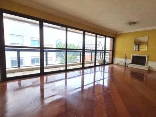 Imperdível oportunidade de adquirir apartamento de luxo com 4 suítes e 5 salas no Jardim Leonor, São