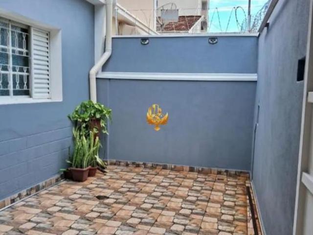 Imperdível oportunidade de adquirir casa no Centro de Taubaté SP: 2 quartos, sala, banheiro, garagem