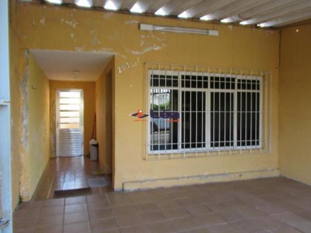 Imperdível oportunidade de adquirir casa com 2 quartos e 1 suíte na Vila Amorim, Suzano SP!