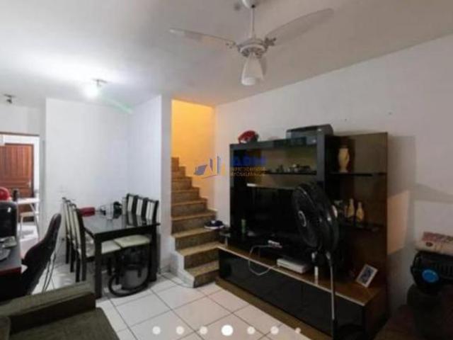 Imperdível oportunidade de adquirir casa com 2 quartos e vaga de garagem na Vila Carmosina, São Paul