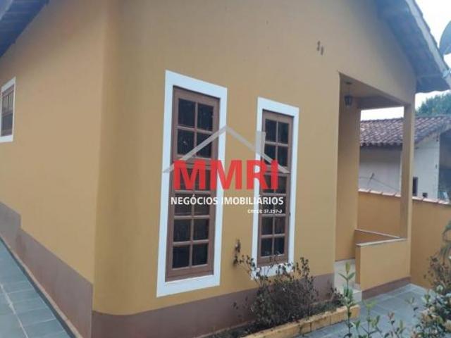 Imperdível oportunidade de adquirir casa com 2 quartos, suíte e 150m² em Araçoiaba da Serra SP!