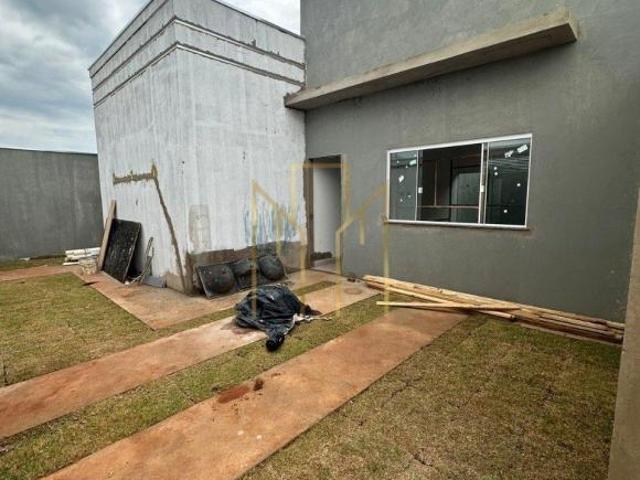 Imperdível oportunidade de adquirir casa com 3 quartos e suíte no Novo Mundo, Uberlândia MG!