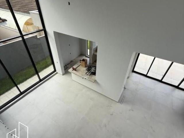 Imperdível oportunidade de adquirir casa de alto padrão em condomínio no Residencial Gaivota I, São