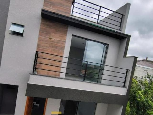 Imperdível oportunidade de adquirir sua casa dos sonhos no Xaxim, Curitiba PR: 3 quartos, 1 suíte, 1