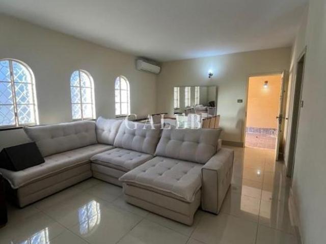 Imperdível oportunidade de adquirir sua casa na Vila Thais, Atibaia SP! 3 quartos, 1 suíte, 2 salas
