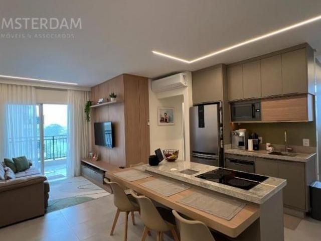 Imperdível oportunidade de apartamento à venda no Centro de Bertioga SP: 2 quartos, 1 suíte, 1 sala