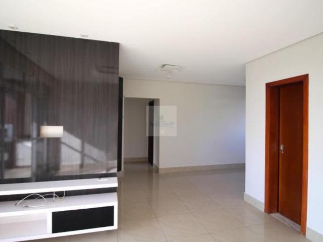Imperdível oportunidade de apartamento com 3 quartos, 1 suíte e 3 vagas de garagem no Indaiá, Belo H